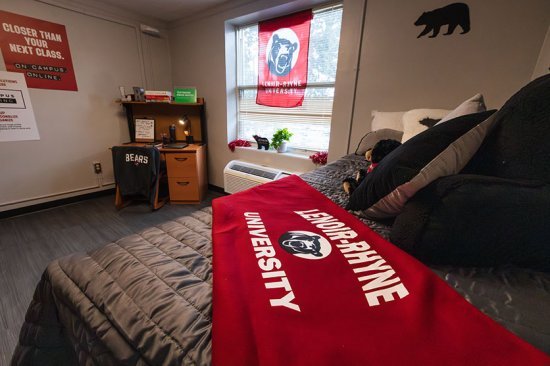 Lenoir-Rhyne debuts model first-year dorm room | Lenoir-Rhyne University